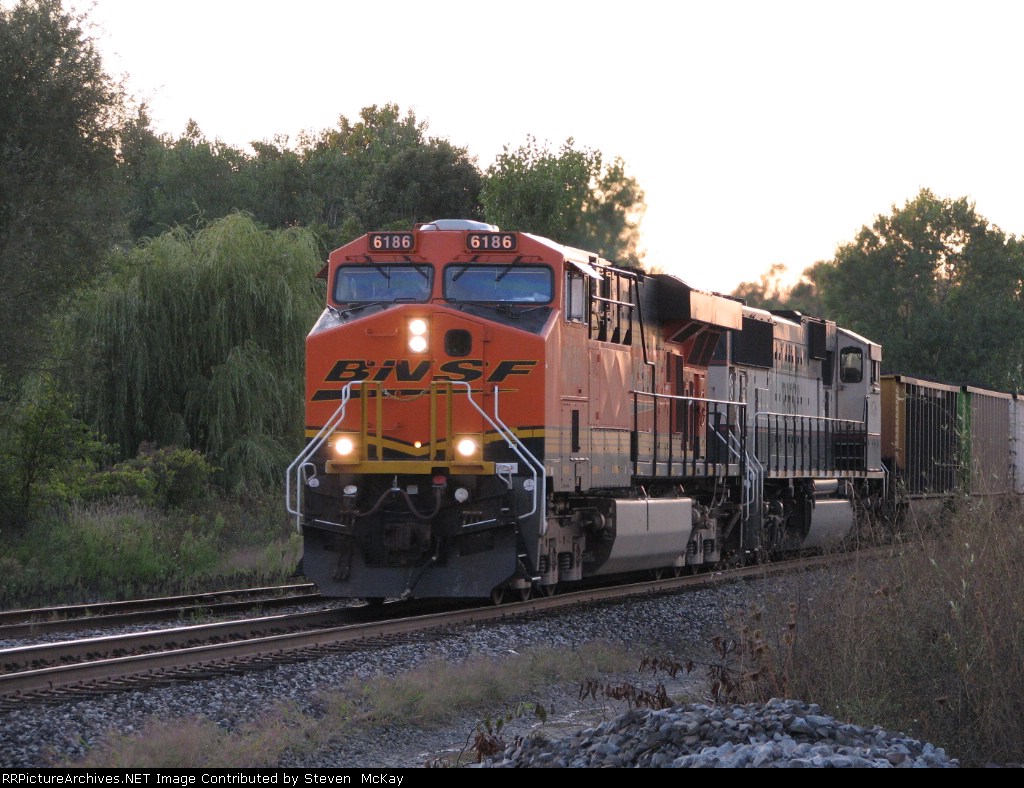 BNSF 6186